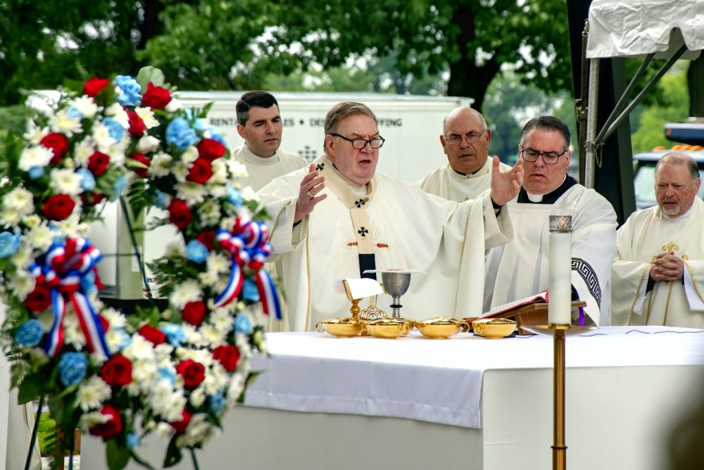 Memorial Day services witness to promise of the Resurrection (Photos ...